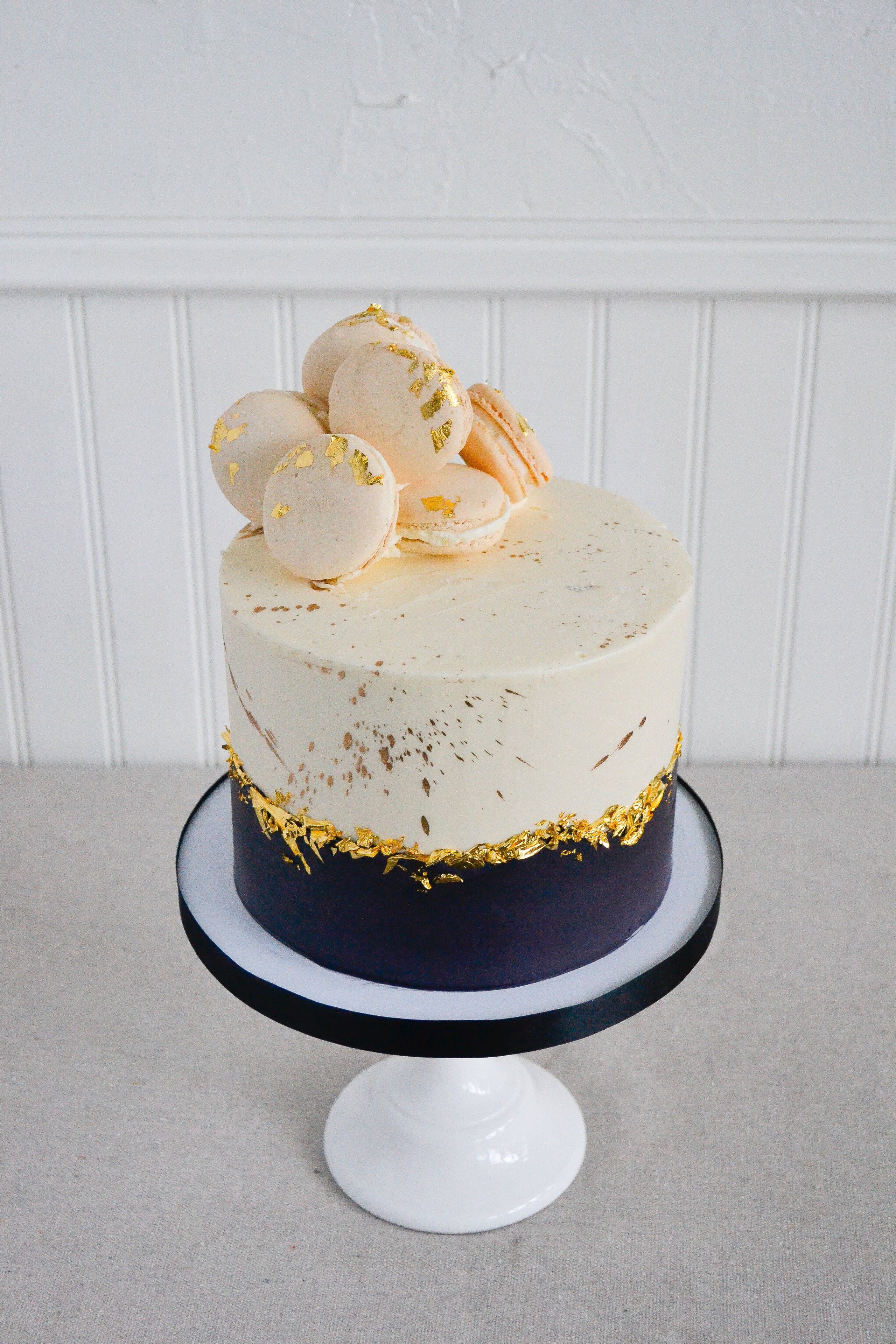 Gold Fault Line Cake | The SweetSide