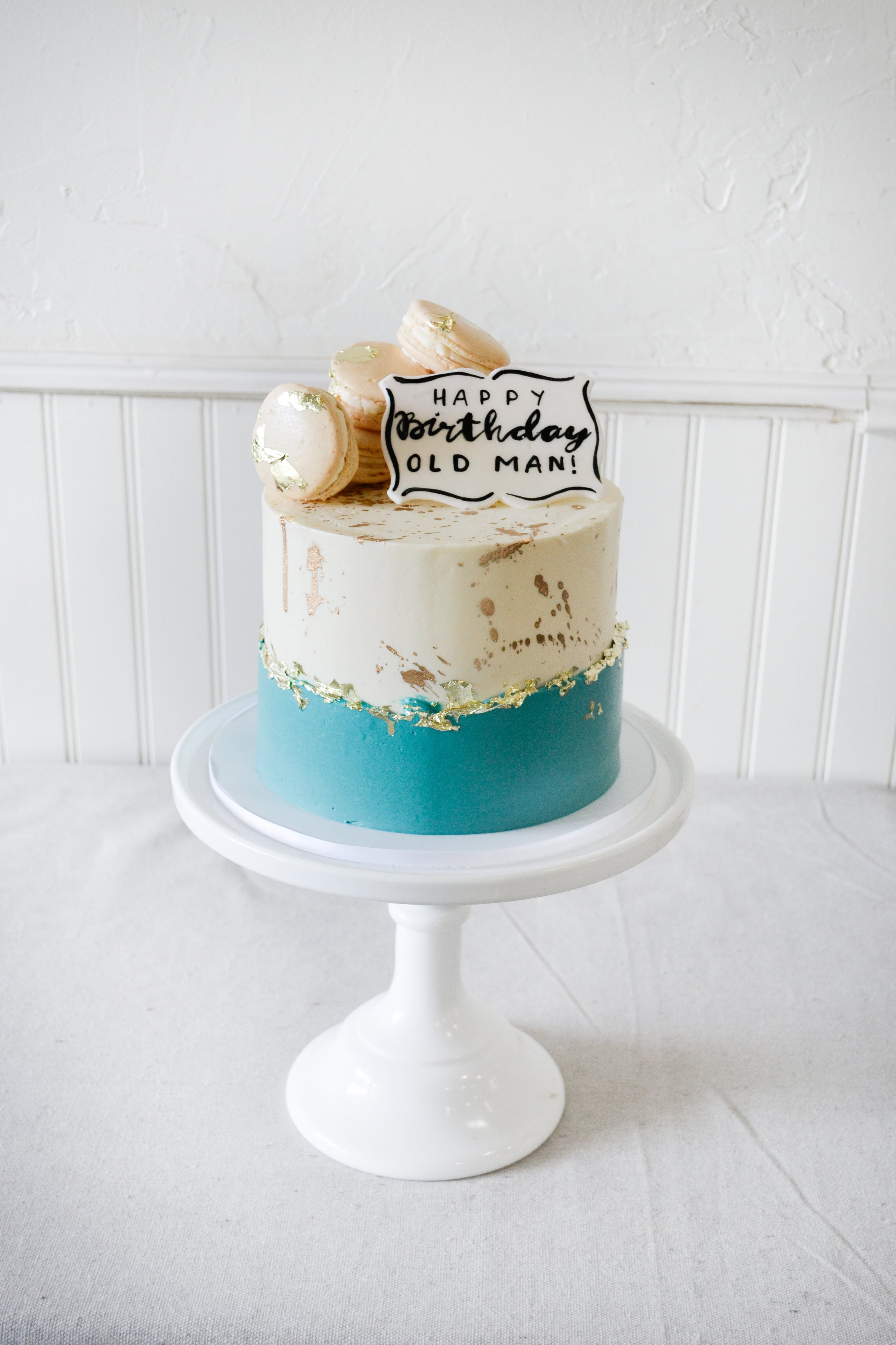 Gold Fault Line Cake | The SweetSide